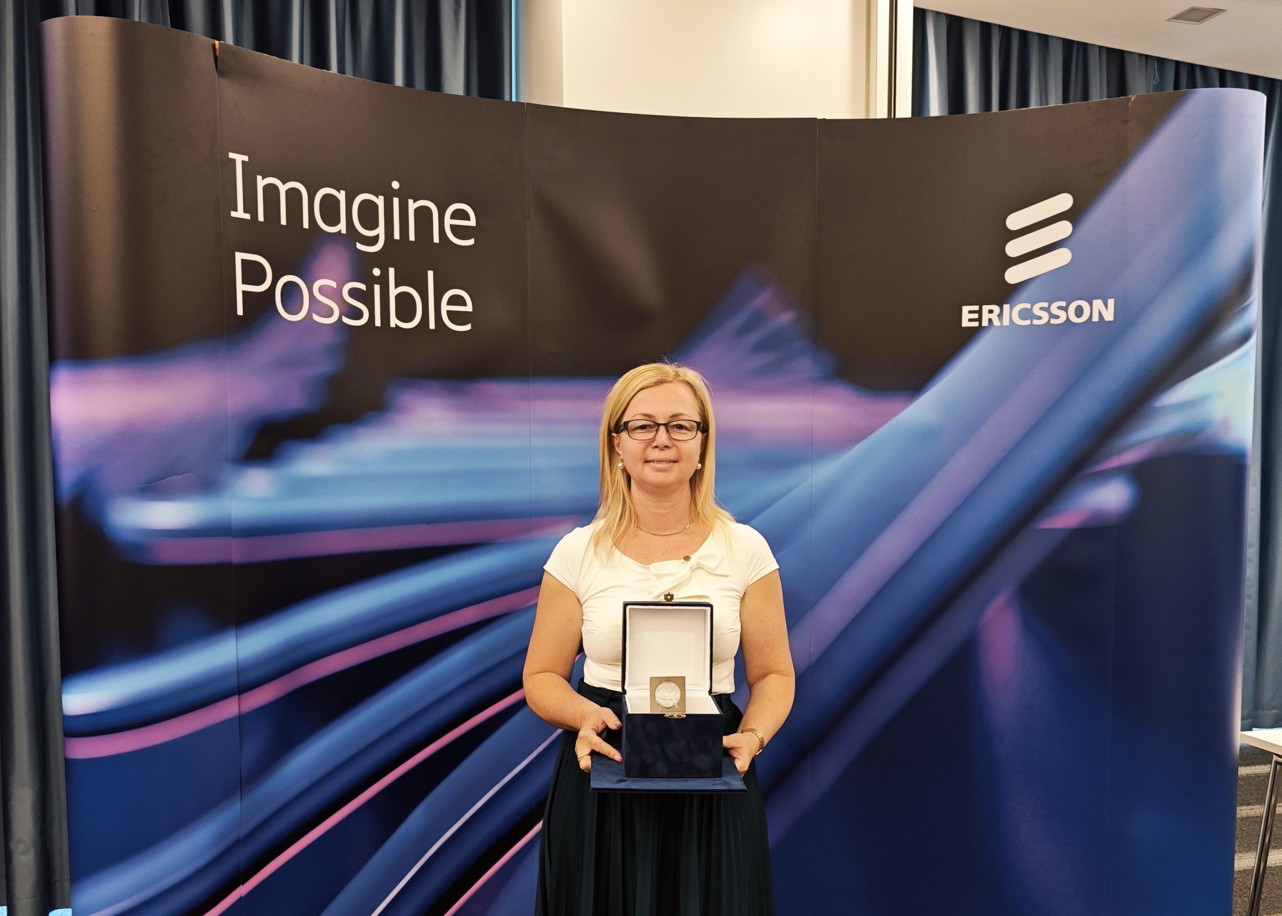 Ericsson-díjjal tüntették ki Berkes-Sinka Márta tanárnőt! - Egri Dobó ...