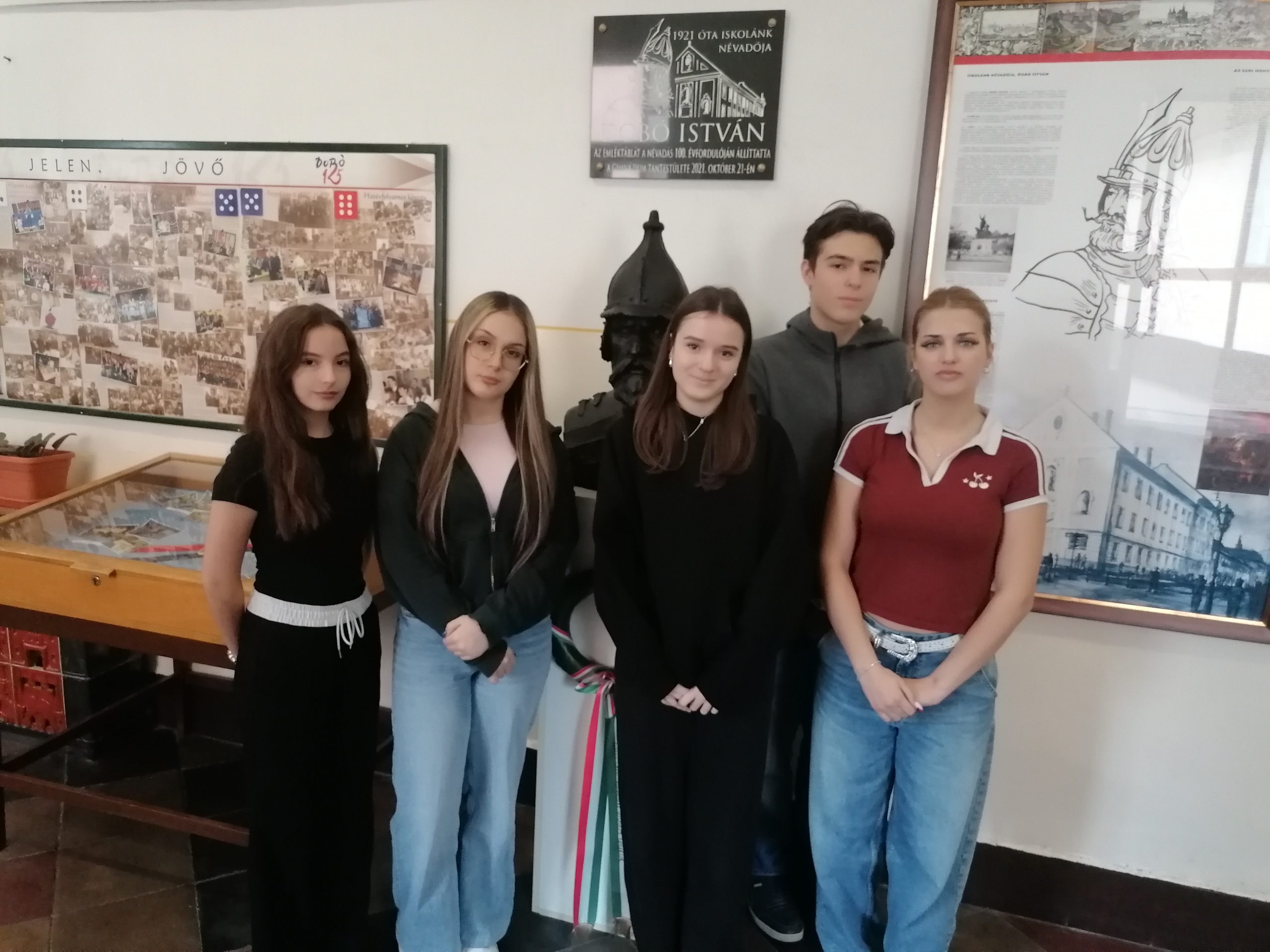 Honismereti verseny középdöntőjében a Dobó Gimnázium diákjai - Egri ...